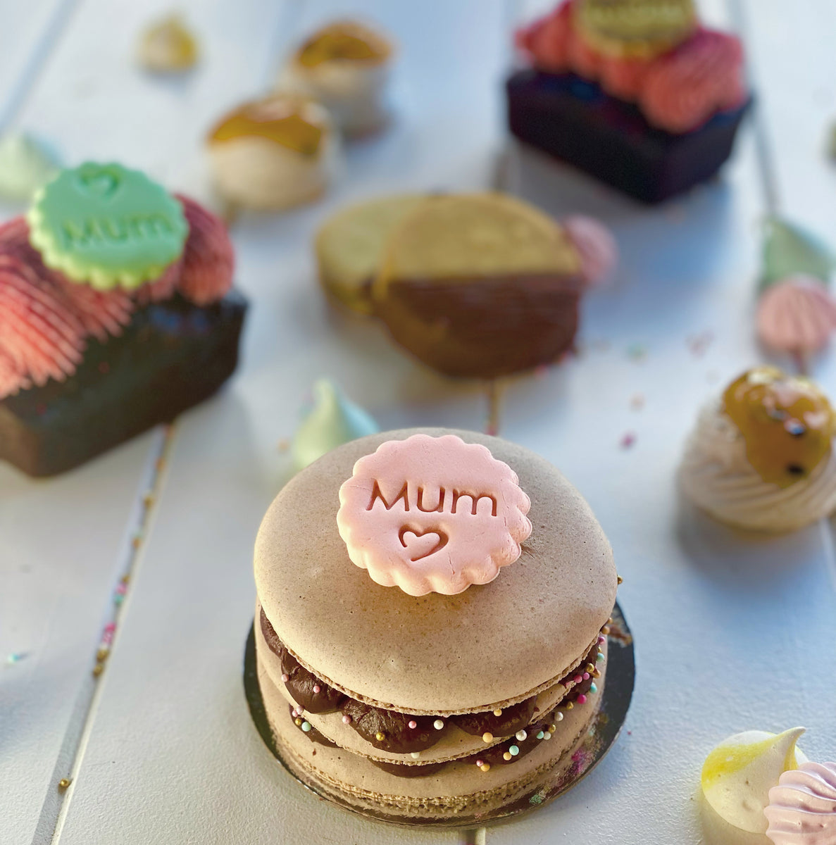 Mini macaron cake – This Little Cakery